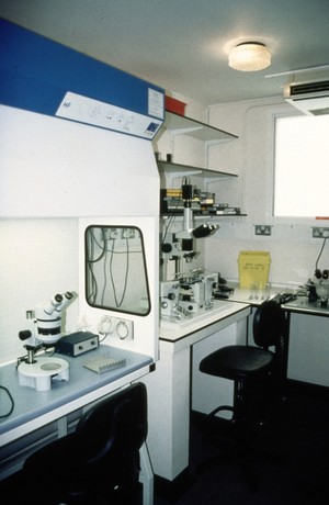 Embryo biopsy lab | Wellcome Collection