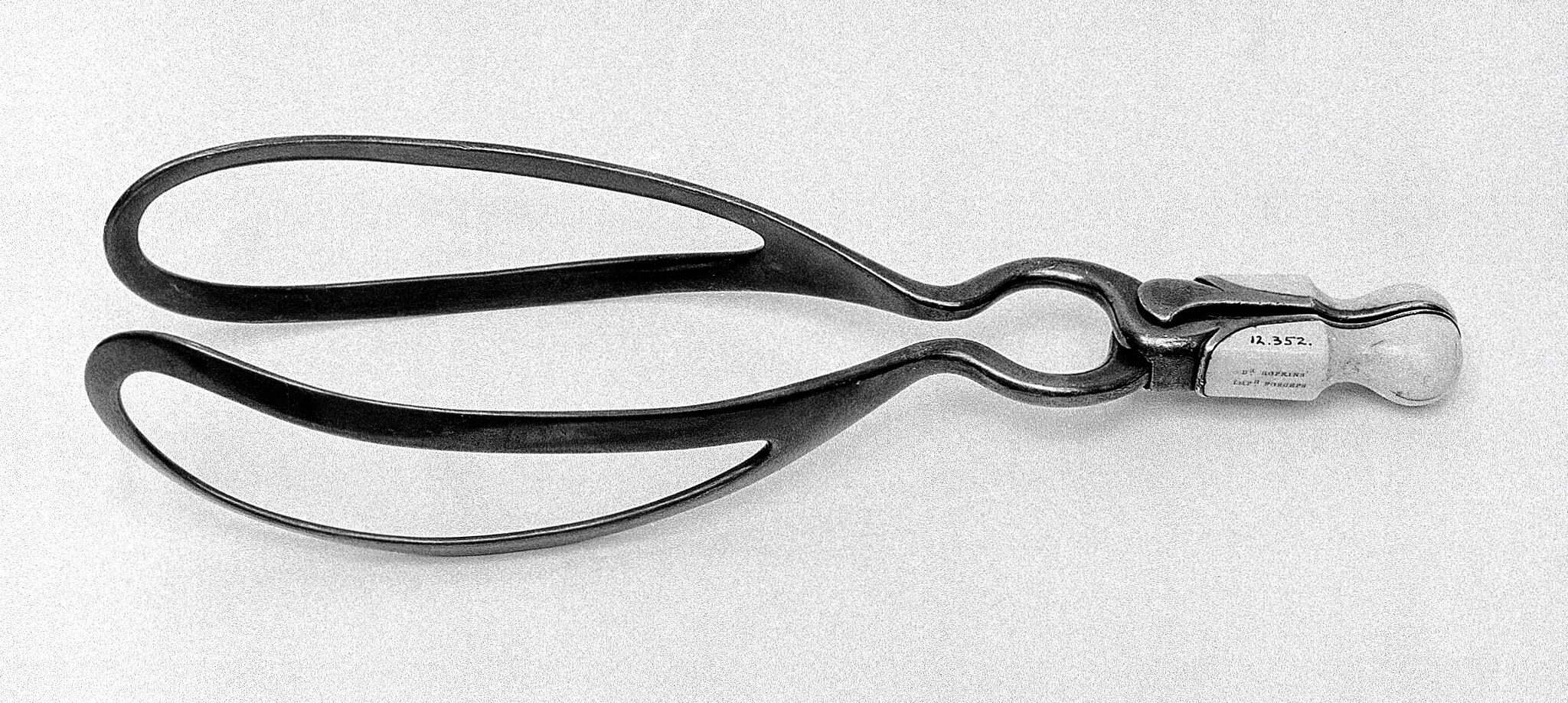 'Dr Hopkins' improved obstetrical forceps. Forceps with short handles ...