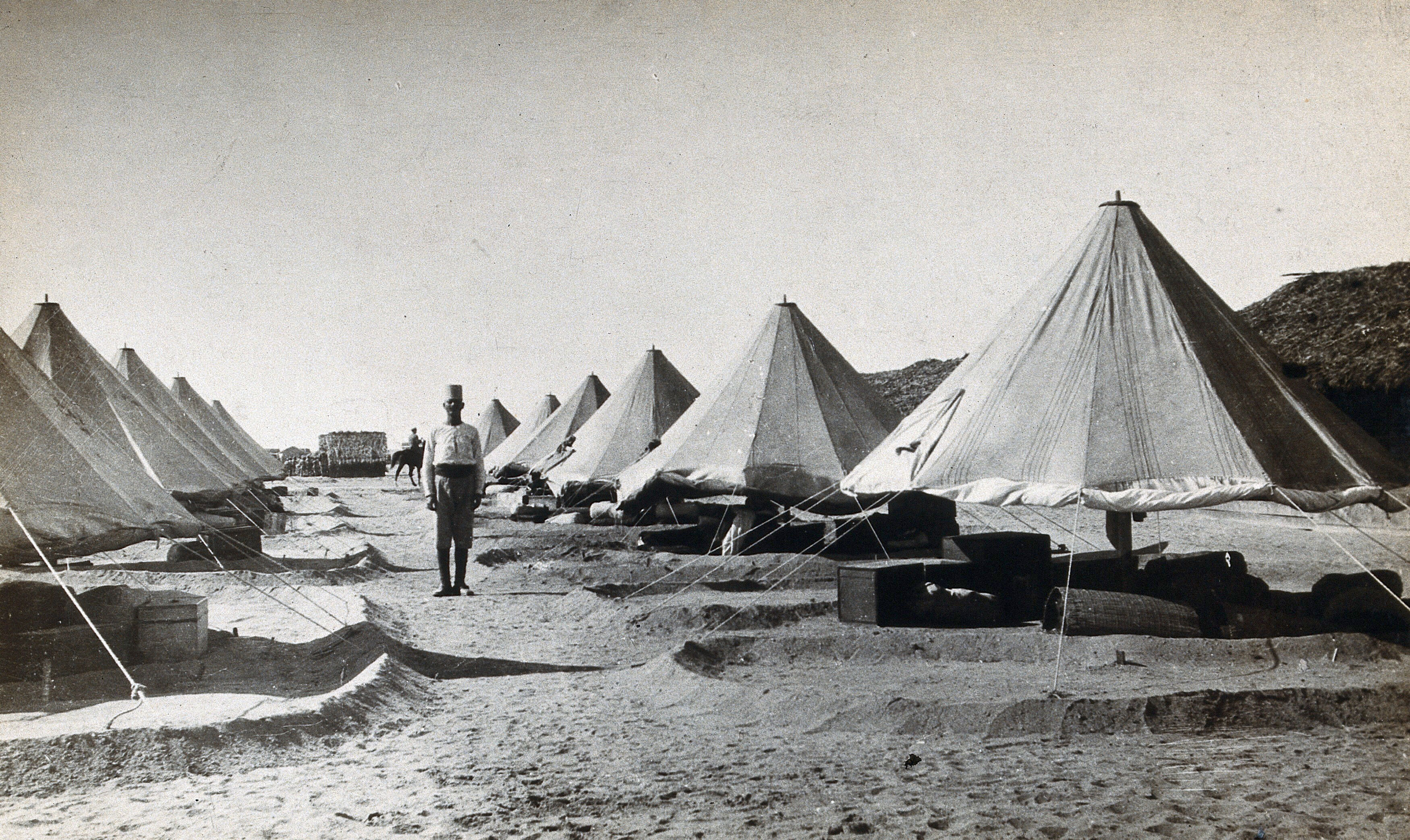 Moascar, Egypt: a First World War (?) military camp: tents in rows with ...